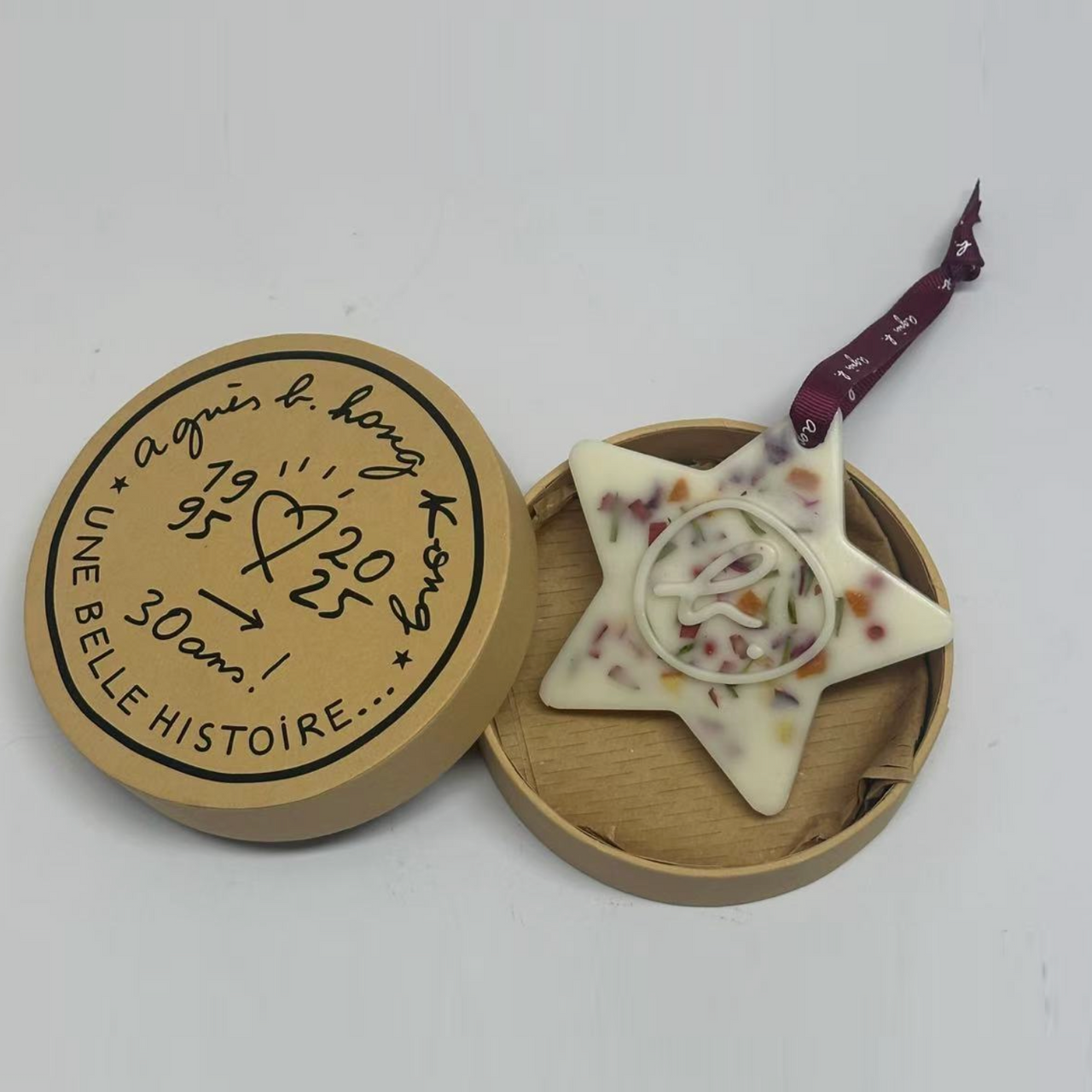 agnès b. HK 30th Anniversary Wax – agnès b. CAFÉ & FLEURISTE
