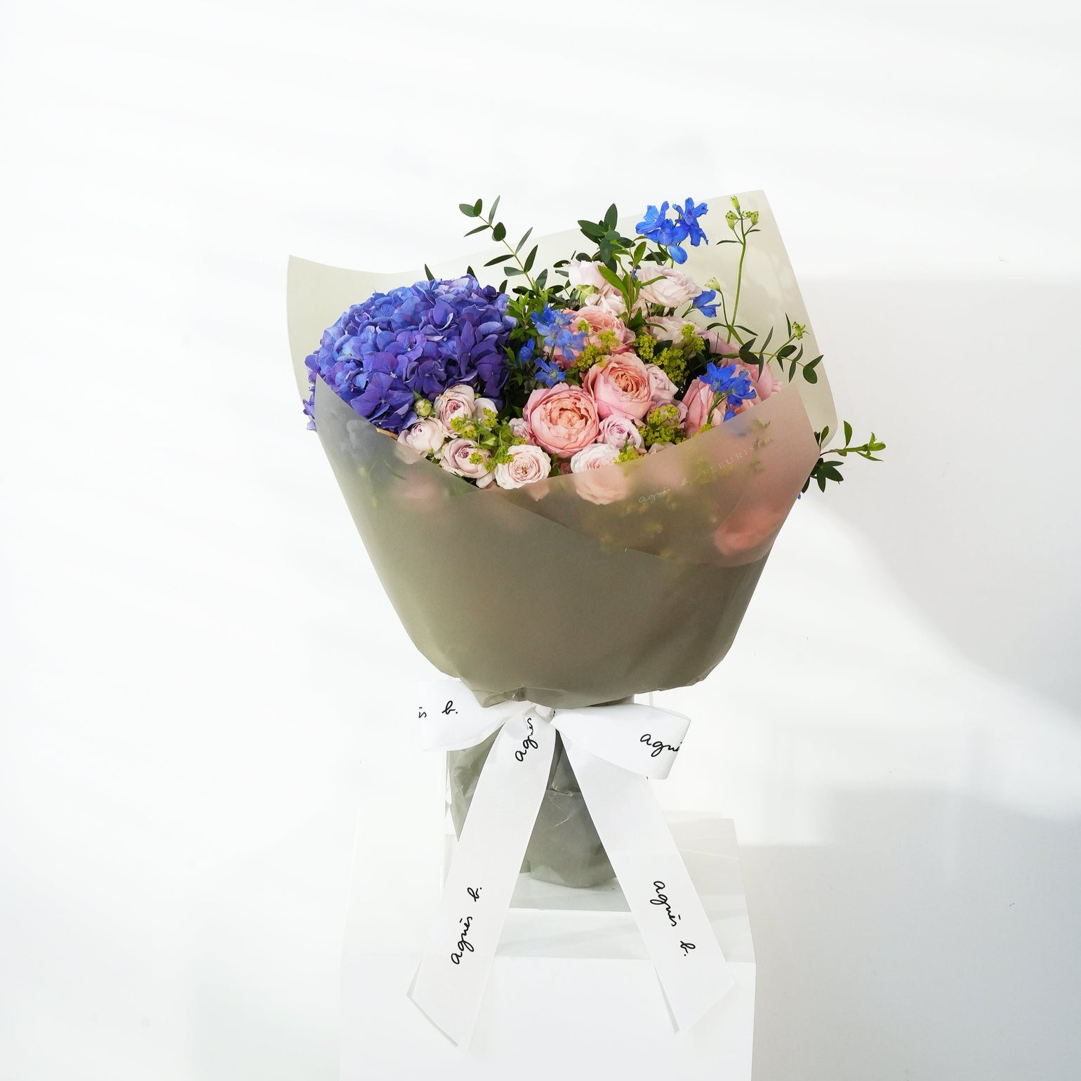 Gabrielle Fresh Flower Bouquet | agnès b. FLEURISTE – agnès b. CAFÉ ...